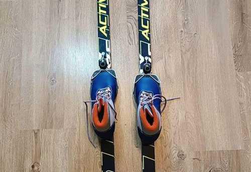 Лыжи беговые с ботинками 34 размер