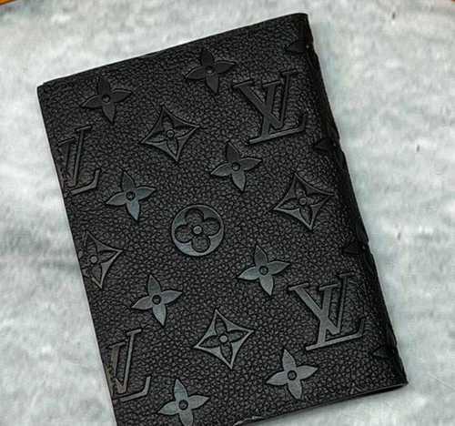 Обложка для паспорт Louis Vuitton черного цвета
