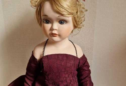 Кукла фарфоровая коллекционная Испания