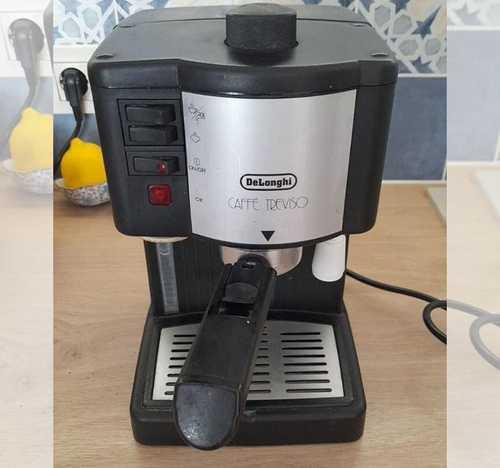 Кофеварка рожковая с капучинатором delonghi