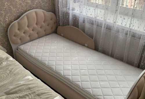 Кровать для девочки бежевая