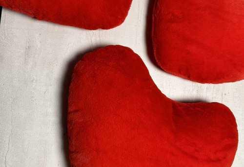Декоративные подушки красная