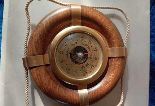 Старинный барометр