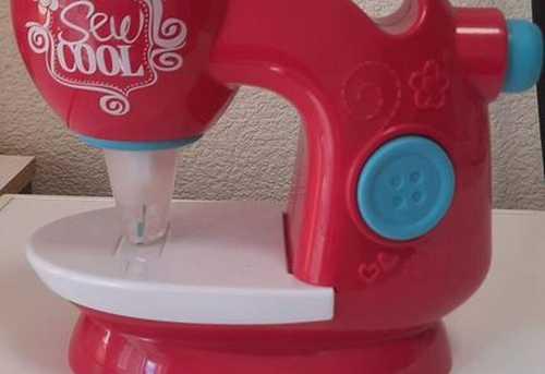 Детская швейная машинка "Sew Gool"