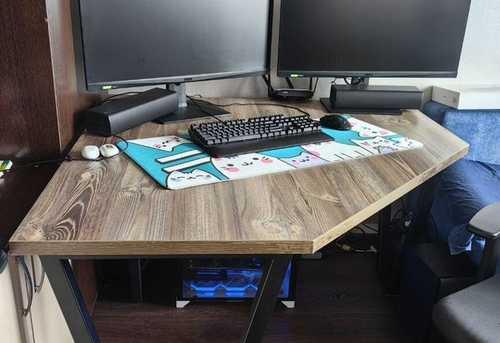 Компьютерный/письменный угловой стол