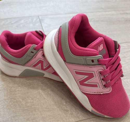 Кроссовки New Balance 247 для девочки на 28р