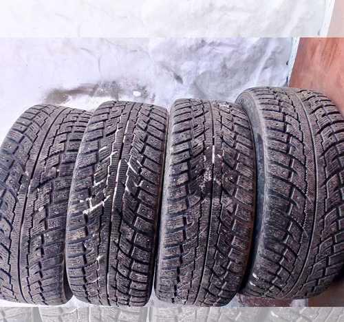 Kumho I'Zen RV Stud KC16 225/55 R18