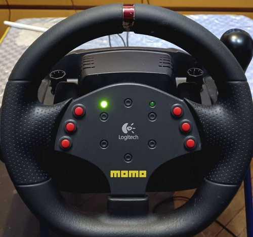 Игровой руль logitech momo racing