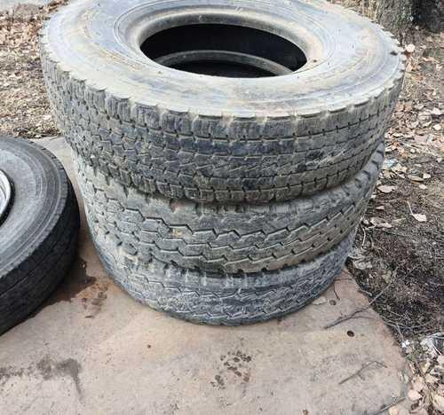 Dunlop D87M 8.25/75 R16 74