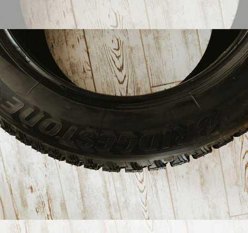 Bridgestone Blizzak Spike-01 225/60 R17 103T