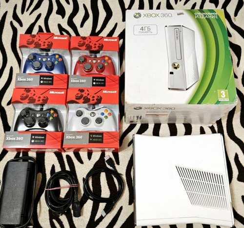 Xbox 360 Slim 500Gb White Прошитая 2а геймпада