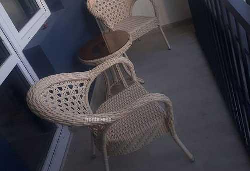 Садовый стул из ротанга