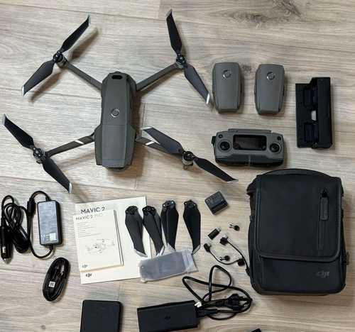 Квадрокоптер DJI Mavic 2 Pro Fly More Combo