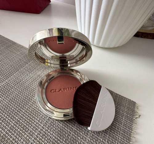 Румяна clarins 02