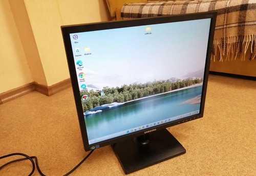 Монитор Samsung 19" S19C200BR