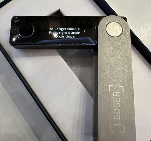 Аппаратный криптокошелек Ledger Nano X