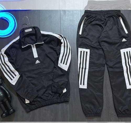 Спортивные костюмы Adidas