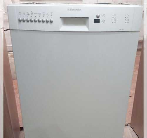 Посудомоечная машина Electrolux esf6260w 60см