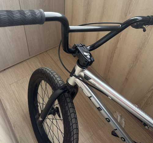 Продам велосипед BMX Mongoose Legion L18