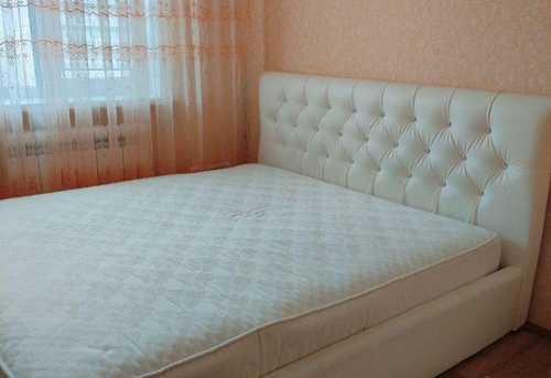 Кровать двуспальная с матрасом 180 200