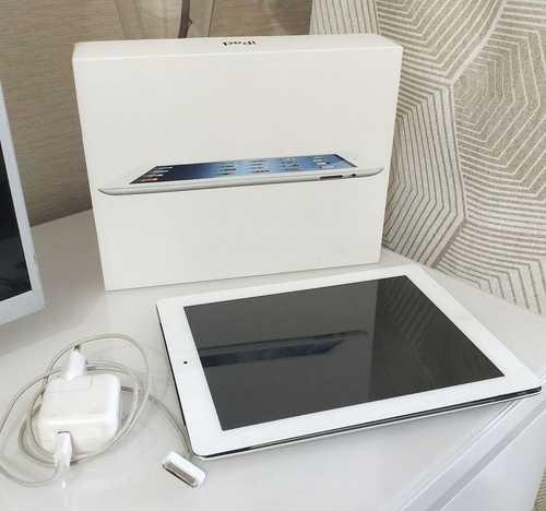 Планшет Apple iPad Wi-Fi 4G 32GB White на запчасти