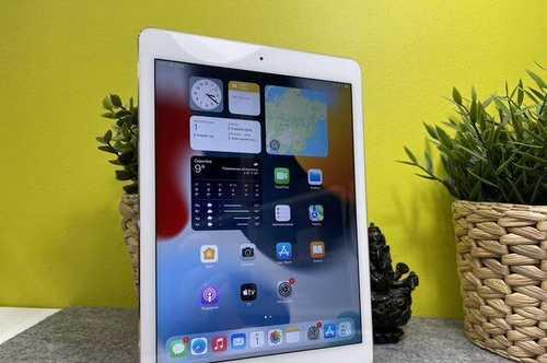 iPad Pro 9.7 32Gb Wi-Fi (Розовый) RU/A