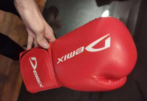 Боксерские перчатки Demix 10-oz