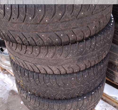 Bridgestone Ice Cruiser 7000 185/65 R15