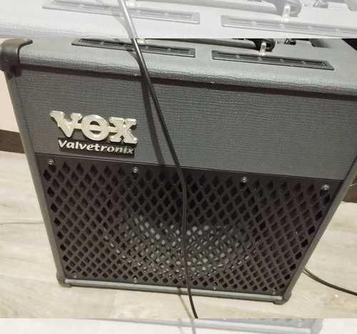 Комбоусилитель vox vx30 valvetronix