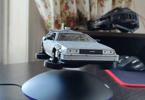 Левитирующий Делореан Delorean 1:24