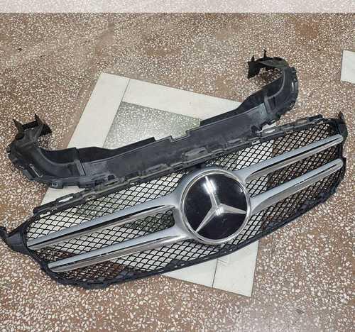 Решетка радиатора mercedes w205