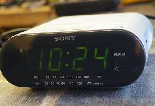 Радио и часы Sony ICF - C218