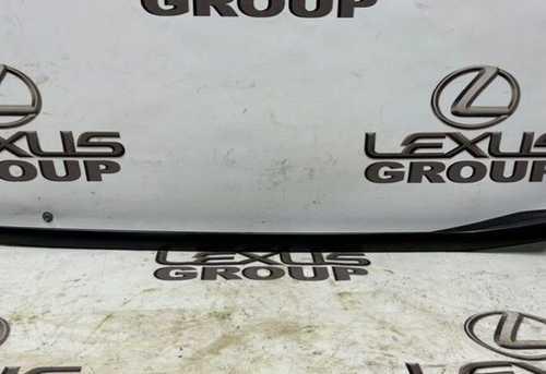Молдинг лобового стекла передний правый Lexus