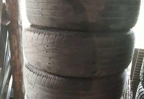 Bridgestone Dueler H/T 215/65 R16