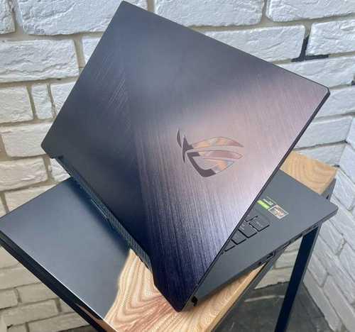 Asus Rog Zephyrus / Strix