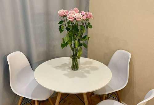 Комлект круглый белый стол и стулья eames
