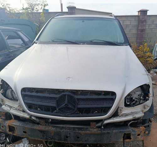 Капот Mercedes W163 ML серебристый