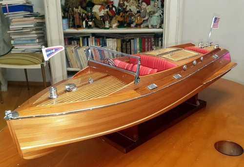 Модель катера Chris Craft Runabout L62