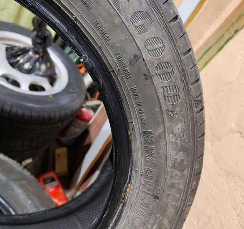 Goodyear UltraGrip 185/60 R15 84H