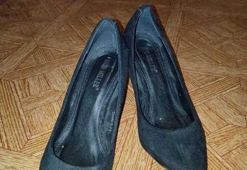 Черные туфли на шпильке 38 размер