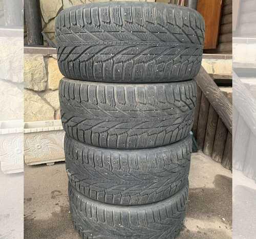 Nokian Tyres Hakkapeliitta R2 SUV 275/40 R20 106