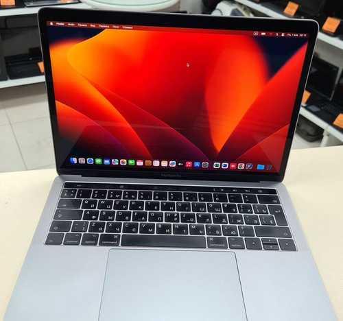 Macbook pro 13inch Touchbar 2017 Retina