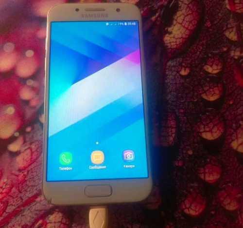 Samsung Galaxy A3 (2017) SM-A320F/DS, 2/16 ГБ