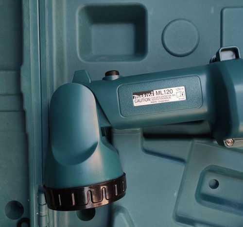 Аккумуляторный фонарь Makita ML