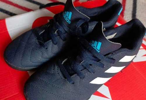 Футбольные бутсы adidas