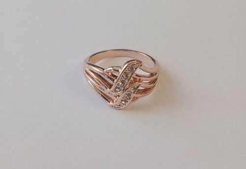 Золотое кольцо с мелкими камнями бижутерия