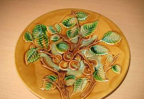 Керамическая настенная тарелка