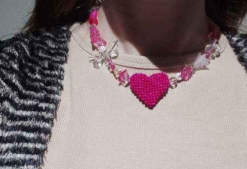 Розовое ожерелье с сердечком из бисера