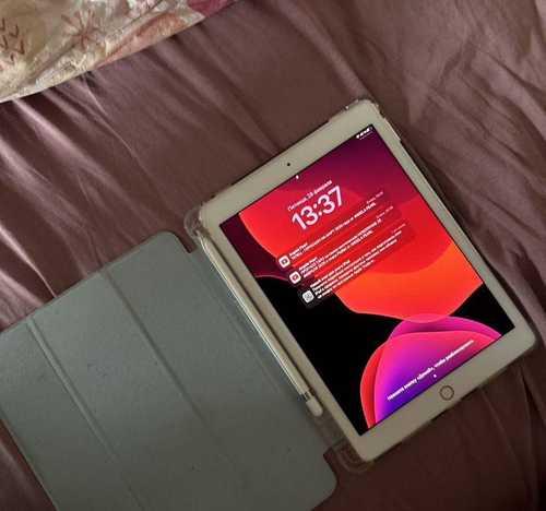 iPad pro 9,7 клавиатура и пенсил