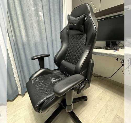 Игровое кресло dxracer